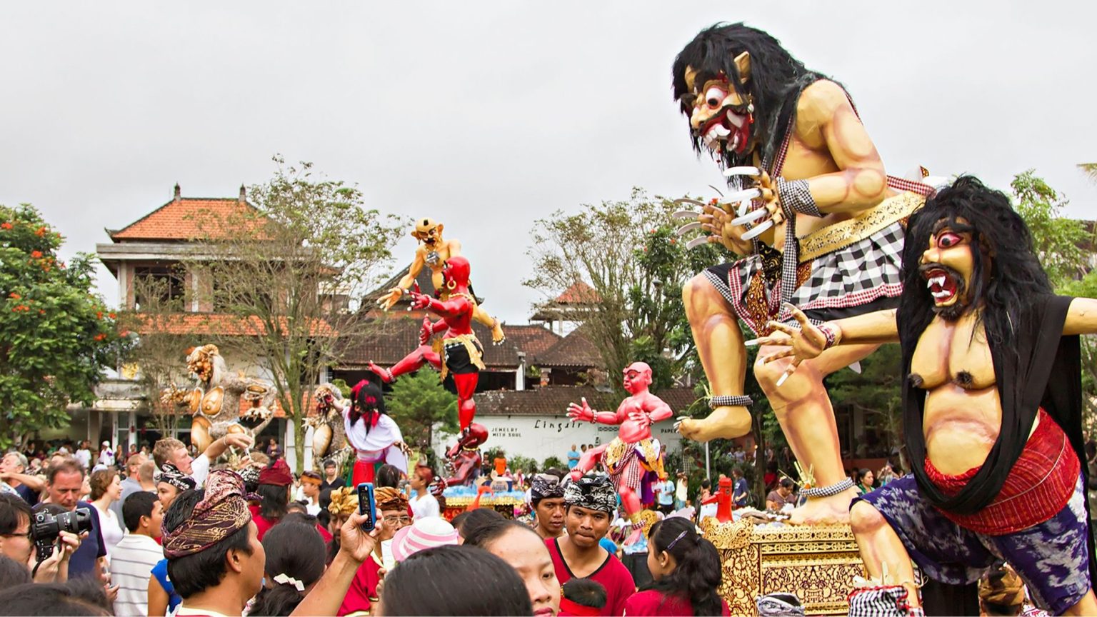 Petuah Ogoh-Ogoh Paksi Ireng - MUTHEBOGARA - At Home with Maetami ...